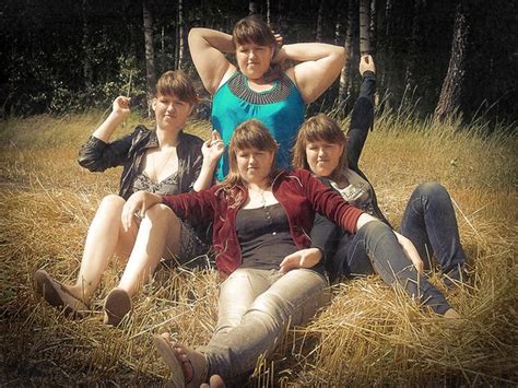 няша Фото и рисунки милых девушек привлекательной наружности настоящие няши личное