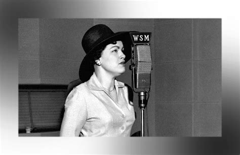 Patsy Cline Singing Country Legends Photo 43257346 Fanpop