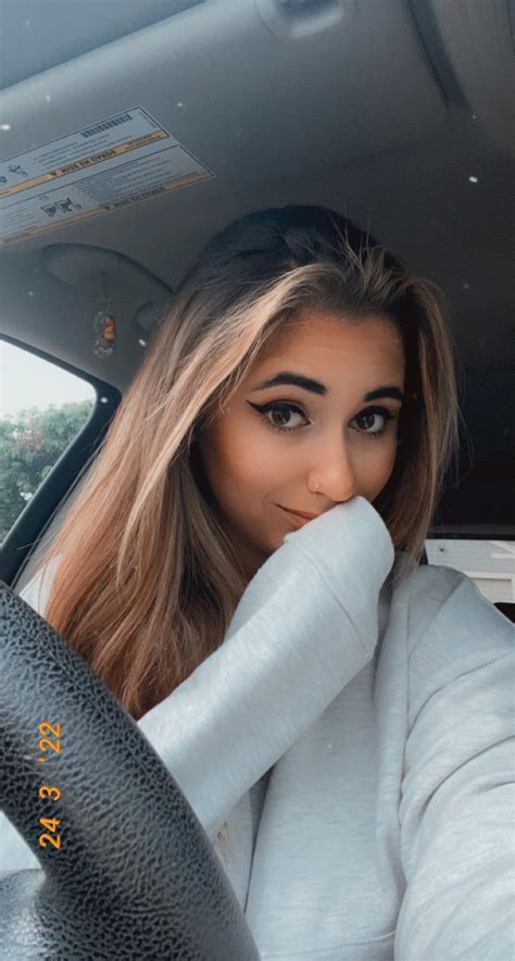 My Selfies Havent Been Doing So Hot Here Lately 🖤 But Still Sending Love Happy Friday 💖22f
