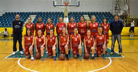 ΜΠΑΣΚΕΤ ΓΥΝΑΙΚΕΙΟ ΜΙΑ ΑΠΟ ΤΑ ΙΔΙΑ