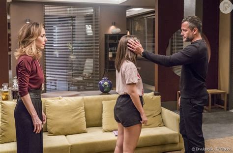 Nos Pr Ximos Cap Tulos Da Novela A Dona Do Peda O C Ssia Mel Maia Decide Ir Com Ped Filo