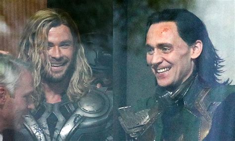 Chris Hemsworth And Tom Hiddleston Kiss