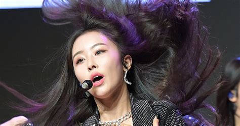 퀸즈아이 나린 머리카락 휘날리며[포토엔hd]