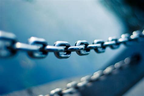 the anatomy of html links the element and 9 of its attributes by