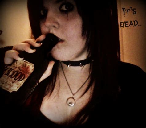15 Year Old Me Was Convinced She Wasnt Emo Rblunderyears