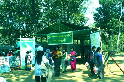 အလောင်းတော်ကဿပ အမျိုးသားဥယျာဉ်အတွင်းရှိ သပိတ်ဆေးစခန်းနှင့် ဘုရားရင်ပြင
