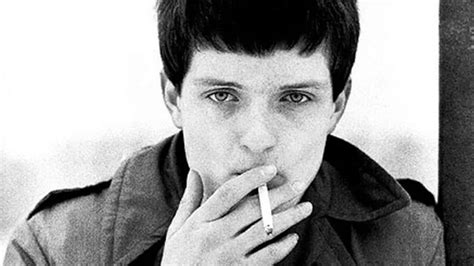Ian Curtis 69 Años Del Nacimiento Del Líder De Joy Division Y Símbolo