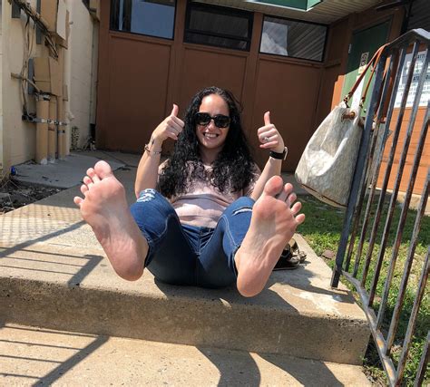 Img7217 Paula Showing Off Her Beautiful Soles Barefoot Girls Flickr