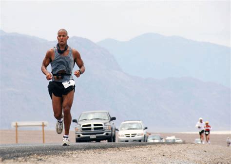 When David Goggins Got Outrun By A Japanese Woman Marathoner