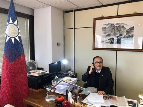 駐西班牙代表處劉德立大使接受決策廣播電臺專訪強調自由民主人權及法治等普世價值是臺 駐西班牙台北經濟文化辦事處