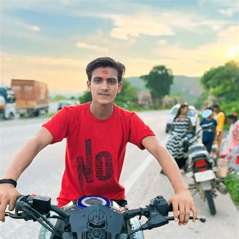 ब्राम्हण निखिल महाराज Chaubeyji777 • Instagram Photos And Videos