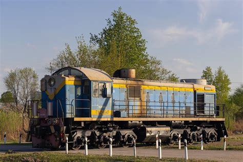 Tem2 Is A Soviet Diesel Electric Shunting Locomotive R Trains