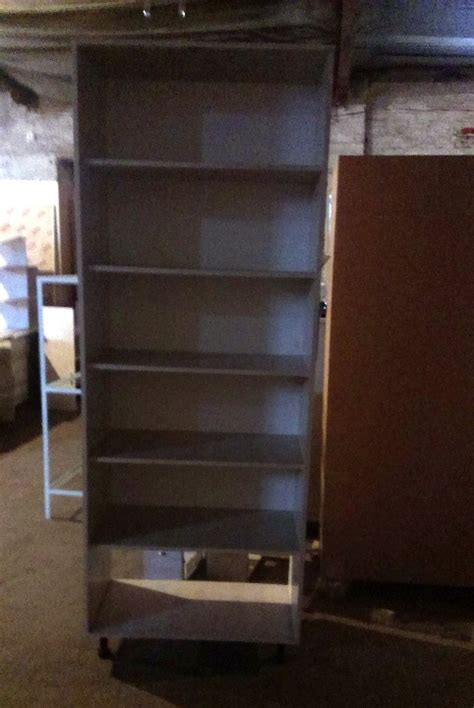 Шафа вітрина світло бежевого кольору матеріал ДСП розміром 215х80х40 з пятьма полицями