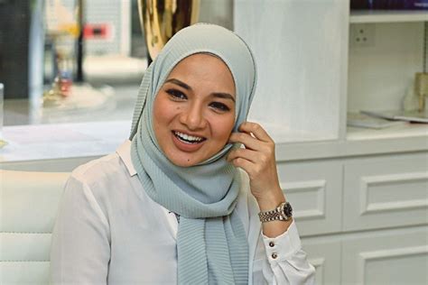 Neelofa Kongsi Doa Ilmu Dalam Kumpulan Telegram Harian Metro