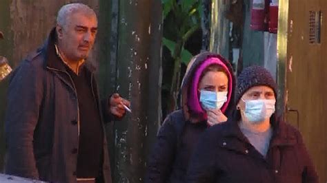 ბათუმში ყოფილი სამხედრო ბაზის შენობაში 20 მდე ოჯახი შეიჭრა Youtube