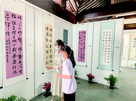“书香墨韵“主题青少年书法作品展展出 松江报