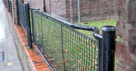 People Are Only Just Realising Reason Why Some Street Railings Have Kinks UK News Express