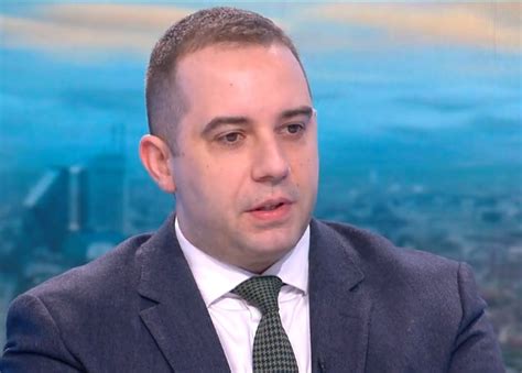 Шефът на агенцията по лекарствата Доставени са близо 200 000 опаковки антибиотици