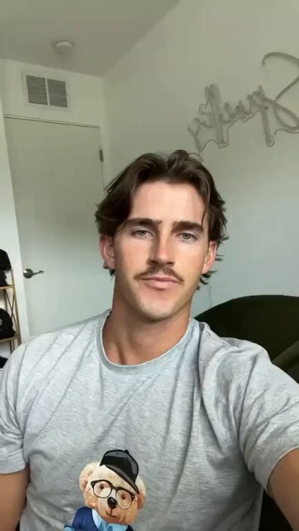 The Difference Between A Scratch Player And A Pga Player Credit Johnnyspinelligolf The Idea