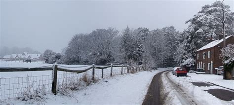 Park Road Tring In The Snow © Rob Farrow Geograph Britain And Ireland