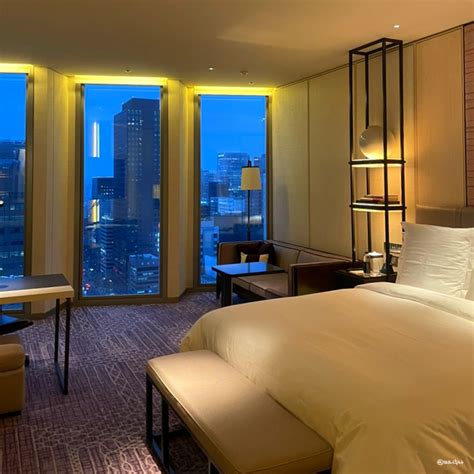 광화문 호텔 포시즌스호텔 서울호캉스 데이트 이그제큐티브라운지 해피아워 클럽룸 객실 조식 뷔페 수영장 후기 네이버 블로그