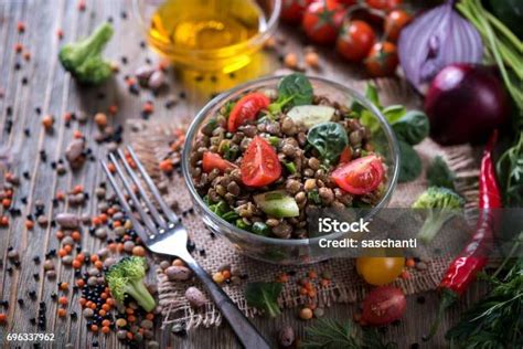 렌즈콩 샐러드 채소 건강 식품 채식과 채식 간식 먹고 청소 해독을 위한 다이어트 0명에 대한 스톡 사진 및 기타 이미지 0명 갈색 건강한 생활방식 Istock