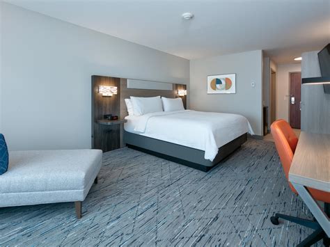 Hotels Near Canterbury Park Holiday Inn Express And Suites Minneapolis