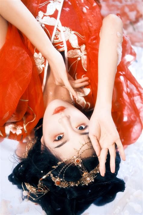[艺图语] 2024 02 29 雪中红衣 郭美林子 v2ph