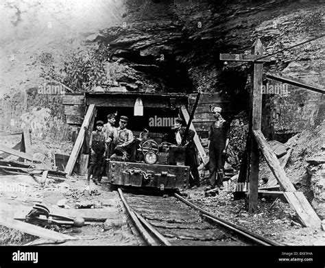 Entrance To A West Virginia Coal Mine A Drift Mine Circa 1908 Stock