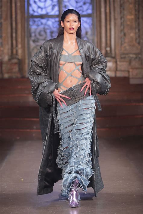 luis de javier hace su debut en nyfw junto a pornhub highxtar