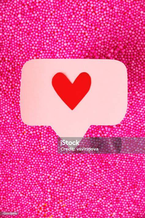 소셜 미디어 프로모션 성공 개념 핑크 하트 모양의 이모티콘 자동 포스트 프로덕션 필터에 대한 스톡 사진 및 기타 이미지 자동 포스트 프로덕션 필터 소셜 네트워킹 상징