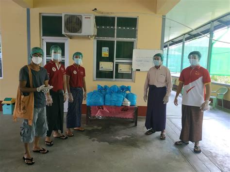 မင်္ဂလာဒုံမြို့နယ်၊ ပုလဲမြို့သစ်ဆေးရုံသို့ အလှူရှင်များမှ ခေါက်ဆွဲကြော် ပွဲ ၁၁၀ လာရောက် လှူဒါန