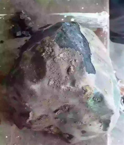 4 5 Billion Year Old Meteor That Crashed Into Mans Home Turned Out To Have Surprising Value