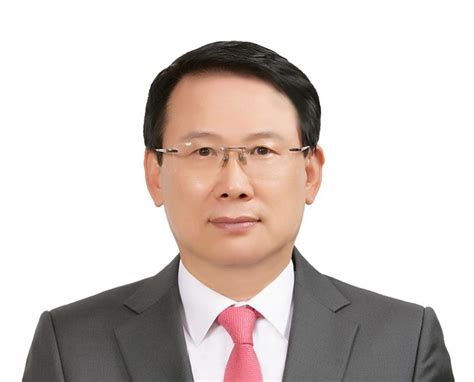 윤두현 의원 Tk 현역 첫 불출마 선언 경산을 지역구로 두고 있는 국민의힘 윤두현의원이 Tk지역에서 첫 현역 의원 불출마를
