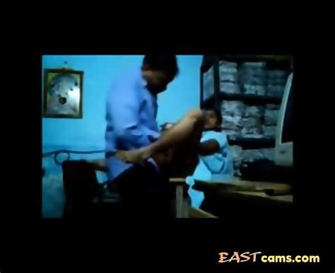 INDIAN CAUGHT SEX Dont Miss