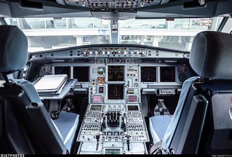 Airbus A340 Cockpit
