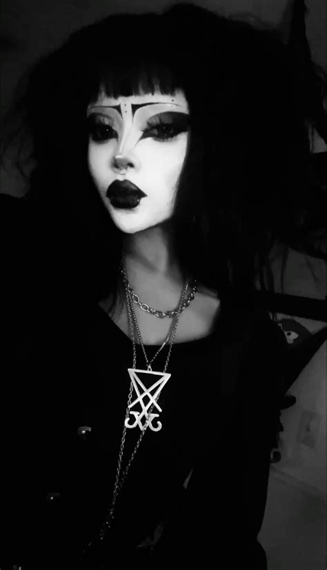Gothic Make Up Ideas