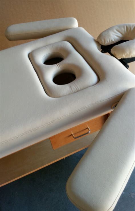 Unisex Therapy Table The Most Breast Friendly Therapy Massage Table