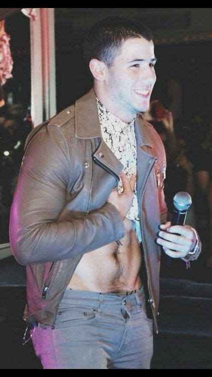Nick Jonas Took His Shirt Off And An Angel Got Its Wings Nick Jonas