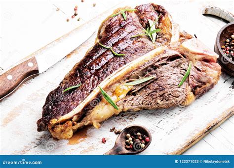 Sirloin Steak On Cutting Board Stock Image Image Of Beef Dark 123371023
