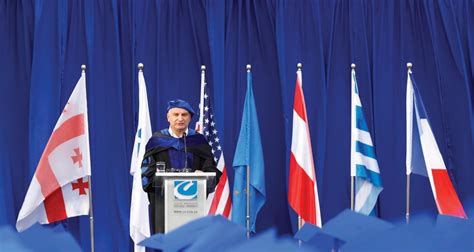 კავკასიის უნივერსიტეტი ნოვატორობისა და უწყვეტი განვითარების 25 წელი