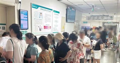 筑梦夏日，伴爱成长儿童保健科生长发育系列义诊活动总结之一 家长 进行 身高