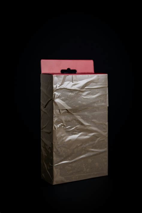 빨간색과 흰색 플라스틱 팩 사진 Unsplash의 무료 정물 이미지