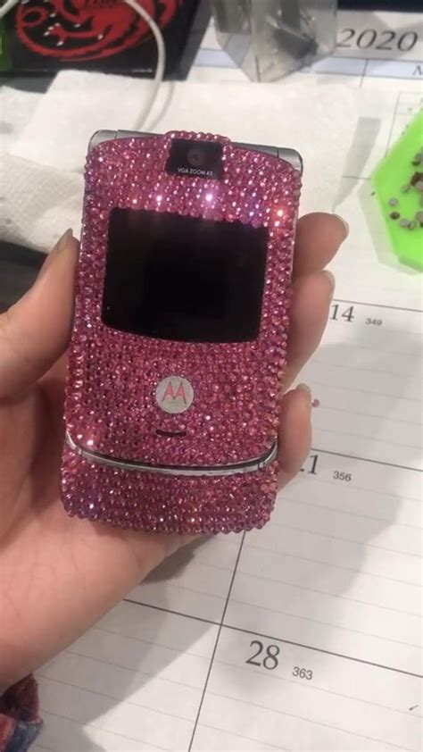 Lets Rhinestone This Pink Motorola Razr Together In Bling Phone Cases Retro Phone