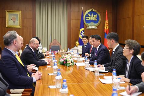 Ерөнхийлөгч У Хүрэлсүх ХБНГУ ын Фрийдрих Эбертийн сангийн тэргүүн Мартин Шульцийг хүлээн авч