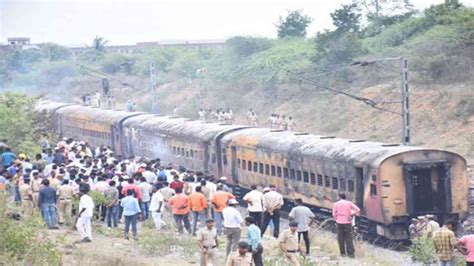 Falaknuma Express Fire Accident Update ఫలక్‌నుమా ఎక్స్‌ప్రెస్‌ రైలు
