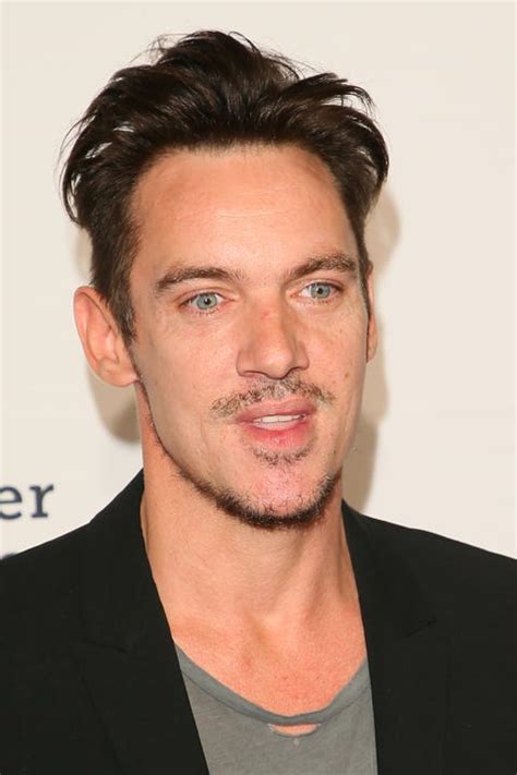 39 Celebrities With Different Colored Eyes Famous People With