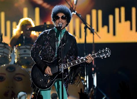 Princes Greatest Guitar Solos Prove Shredding Was His Most Underrated