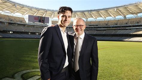 Prime Minister Anthony Albanese Defends Son Nathans Internship At