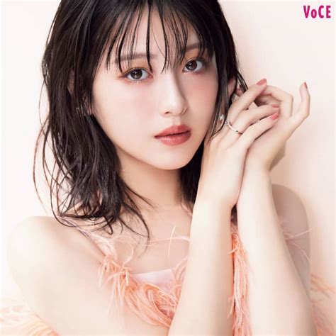 【浜辺美波】痩身エステ、デビューしました！【cover Beauty】｜美容メディアvoce（ヴォーチェ）